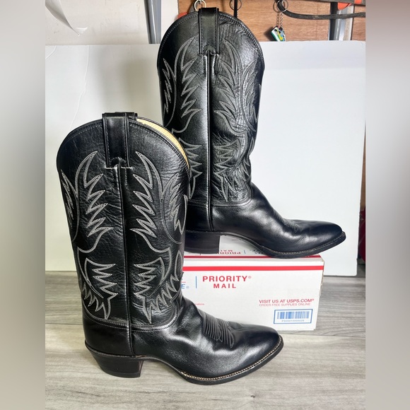 Justin Boots | Shoes | Justin Vintage 24 Style Black Western Leather ...